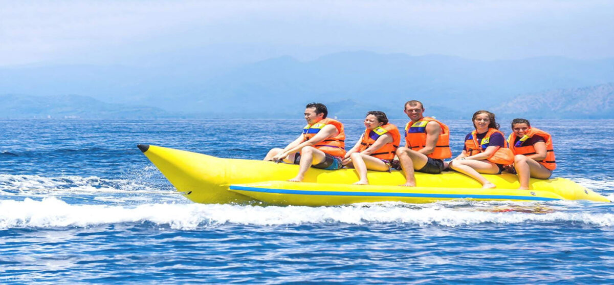 Banana Boat - Hello Boat tour Dubai